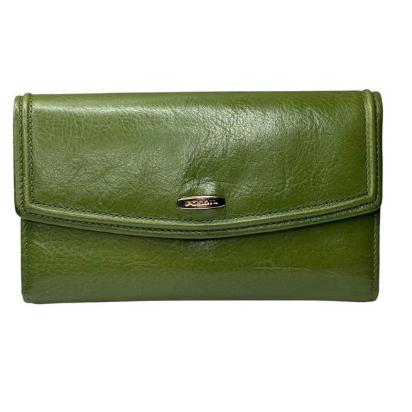 Fossil | Bags | Fossil Green Leather Women Tri Fold Standard Size ...